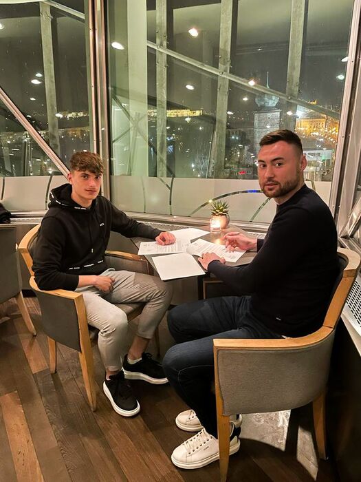 2025 | TOMÁŠ RIGO PRODLOUŽIL S V&M :: VM agency